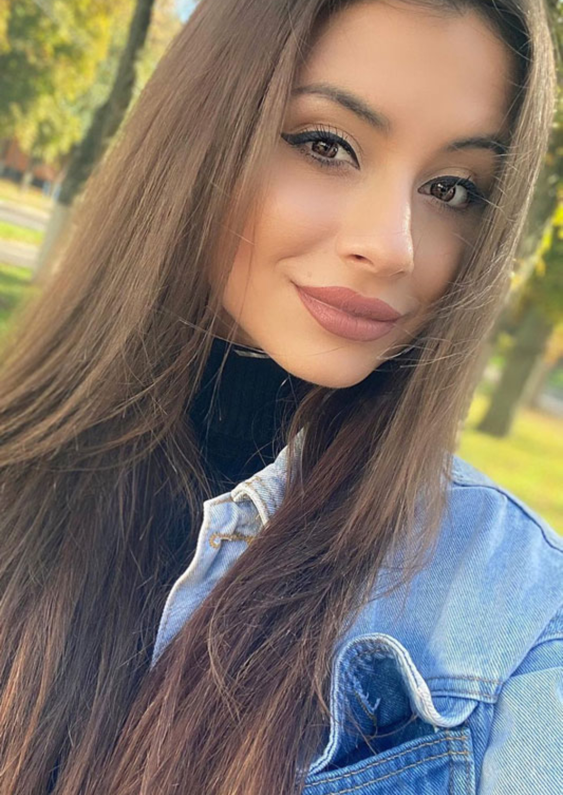 Most Talked About Girls From Dating Apps